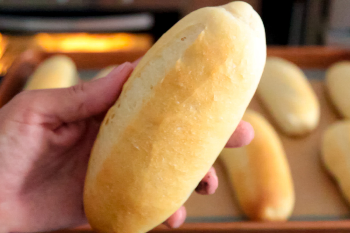Pan Felipe – Preparando choripan con chimichurri – Tikitchen